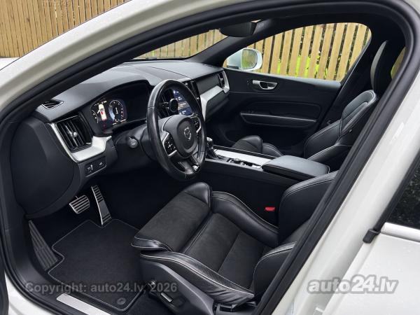 Volvo XC60 2018 Tallina vietnē Balts Volvo XC60 2018 Tallina, ar dzinēja tilpumu 2.00 L un nobraukumu 305 tūkst. km par 20500 €, foto 9 vietnē AUTOMOTO.COM.LV
