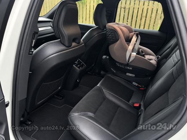 Volvo XC60 2018 Tallina vietnē Balts Volvo XC60 2018 Tallina, ar dzinēja tilpumu 2.00 L un nobraukumu 305 tūkst. km par 20500 €, foto 10 vietnē AUTOMOTO.COM.LV