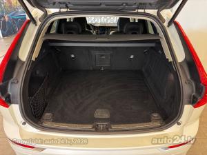 White Volvo XC60 2019 in Tallinn, with an engine capacity of 2.00 L and mileage of 118 thousand km for 23900 €, photo 7 on AUTOMOTO.COM.LV