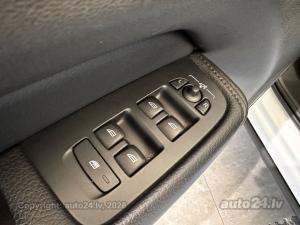 White Volvo XC60 2019 in Tallinn, with an engine capacity of 2.00 L and mileage of 118 thousand km for 23900 €, photo 10 on AUTOMOTO.COM.LV