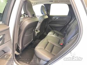 White Volvo XC60 2019 in Tallinn, with an engine capacity of 2.00 L and mileage of 118 thousand km for 23900 €, photo 24 on AUTOMOTO.COM.LV