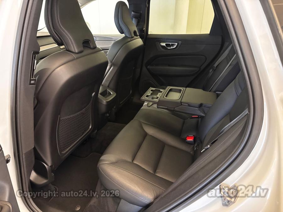 White Volvo XC60 2019 in Tallinn, with an engine capacity of 2.00 L and mileage of 118 thousand km for 23900 €, photo 29 on AUTOMOTO.COM.LV