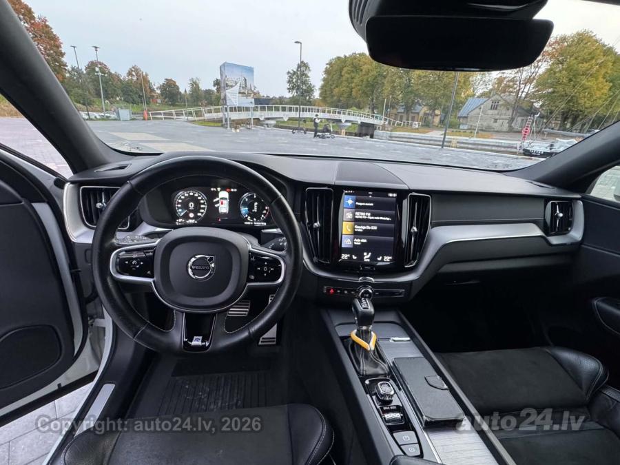 White Volvo XC60 2019 in Tallinn, with an engine capacity of 2.00 L and mileage of 236 thousand km for 24500 €, photo 6 on AUTOMOTO.COM.LV
