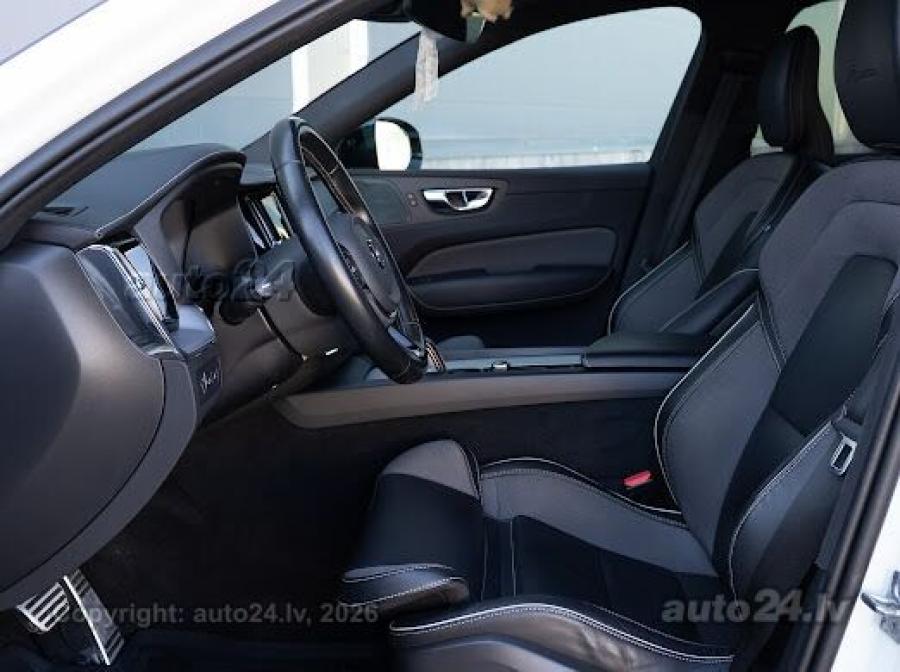 Balts Volvo XC60 2020 Tallina, ar dzinēja tilpumu 2.00 L un nobraukumu 87 tūkst. km par 35000 €, foto 15 vietnē AUTOMOTO.COM.LV