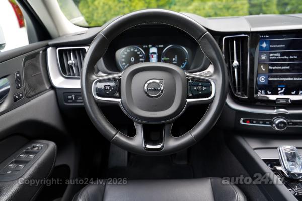 White Volvo XC60 2020 in Tallinn, with an engine capacity of 2.00 L and mileage of 118 thousand km for 28990 €, photo 9 on AUTOMOTO.COM.LV