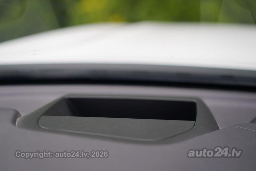 Balts Volvo XC60 2020 Tallina, ar dzinēja tilpumu 2.00 L un nobraukumu 118 tūkst. km par 28990 €, foto 15 vietnē AUTOMOTO.COM.LV