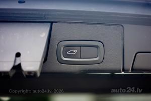 Balts Volvo XC60 2020 Tallina, ar dzinēja tilpumu 2.00 L un nobraukumu 118 tūkst. km par 28990 €, foto 17 vietnē AUTOMOTO.COM.LV