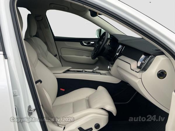 Volvo XC60 2020 Pērnava vietnē Balts Volvo XC60 2020 Pērnava, ar dzinēja tilpumu 2.00 L un nobraukumu 160 tūkst. km par 29900 €, foto 6 vietnē AUTOMOTO.COM.LV