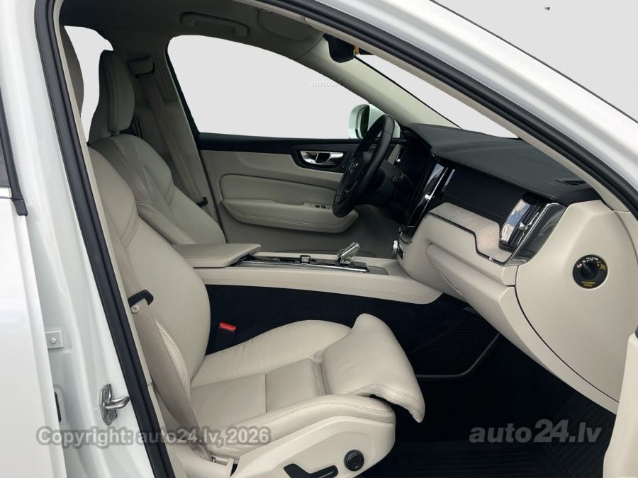 Balts Volvo XC60 2020 Pērnava, ar dzinēja tilpumu 2.00 L un nobraukumu 160 tūkst. km par 29900 €, foto 6 vietnē AUTOMOTO.COM.LV