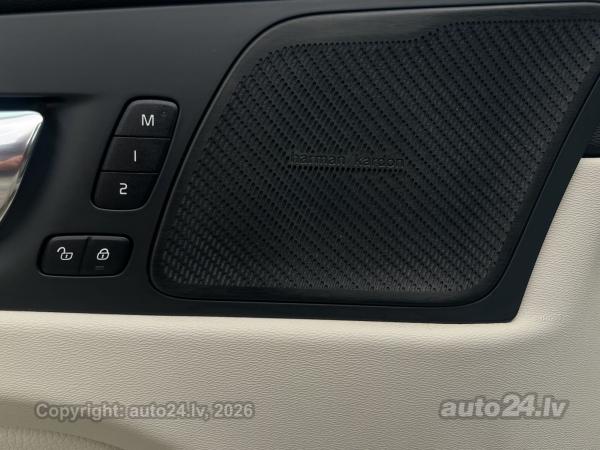 Volvo XC60 2020 Pērnava vietnē Balts Volvo XC60 2020 Pērnava, ar dzinēja tilpumu 2.00 L un nobraukumu 160 tūkst. km par 29900 €, foto 9 vietnē AUTOMOTO.COM.LV