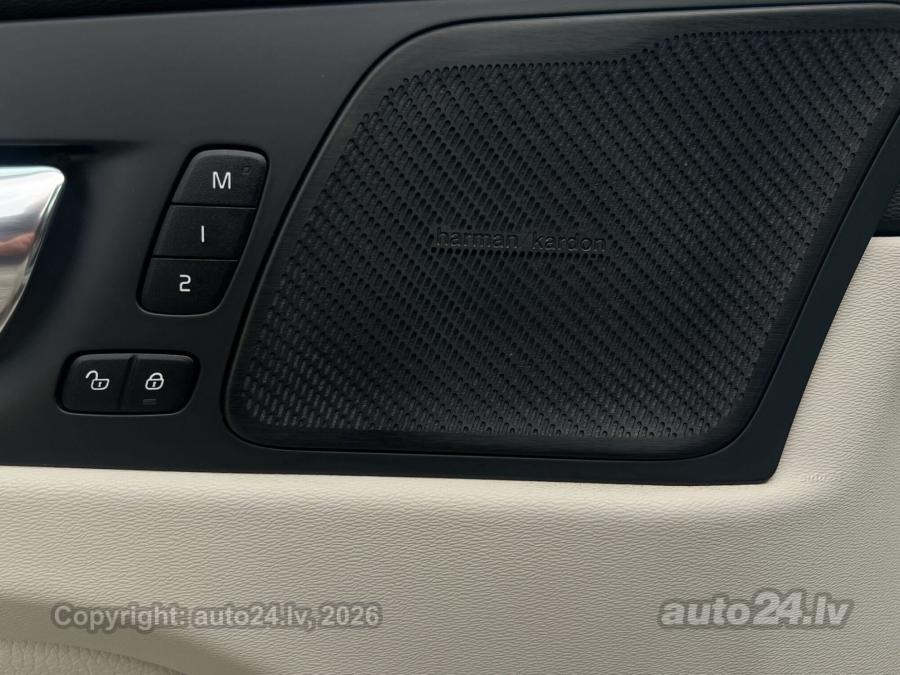 Balts Volvo XC60 2020 Pērnava, ar dzinēja tilpumu 2.00 L un nobraukumu 160 tūkst. km par 29900 €, foto 9 vietnē AUTOMOTO.COM.LV