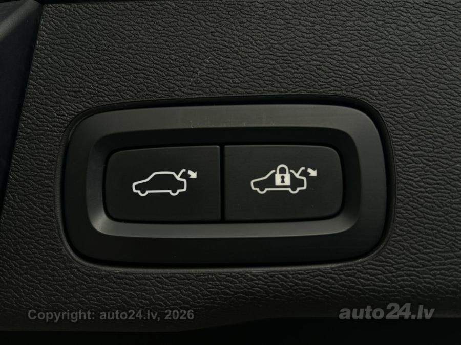 Balts Volvo XC60 2020 Pērnava, ar dzinēja tilpumu 2.00 L un nobraukumu 160 tūkst. km par 29900 €, foto 20 vietnē AUTOMOTO.COM.LV
