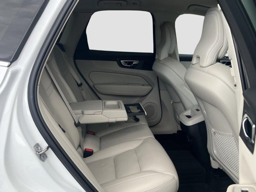 Balts Volvo XC60 2020 Pērnava, ar dzinēja tilpumu 2.00 L un nobraukumu 160 tūkst. km par 29950 €, foto 8 vietnē AUTOMOTO.COM.LV