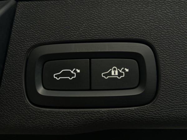 Balts Volvo XC60 2020 Pērnava, ar dzinēja tilpumu 2.00 L un nobraukumu 160 tūkst. km par 29950 €, foto 10 vietnē AUTOMOTO.COM.LV