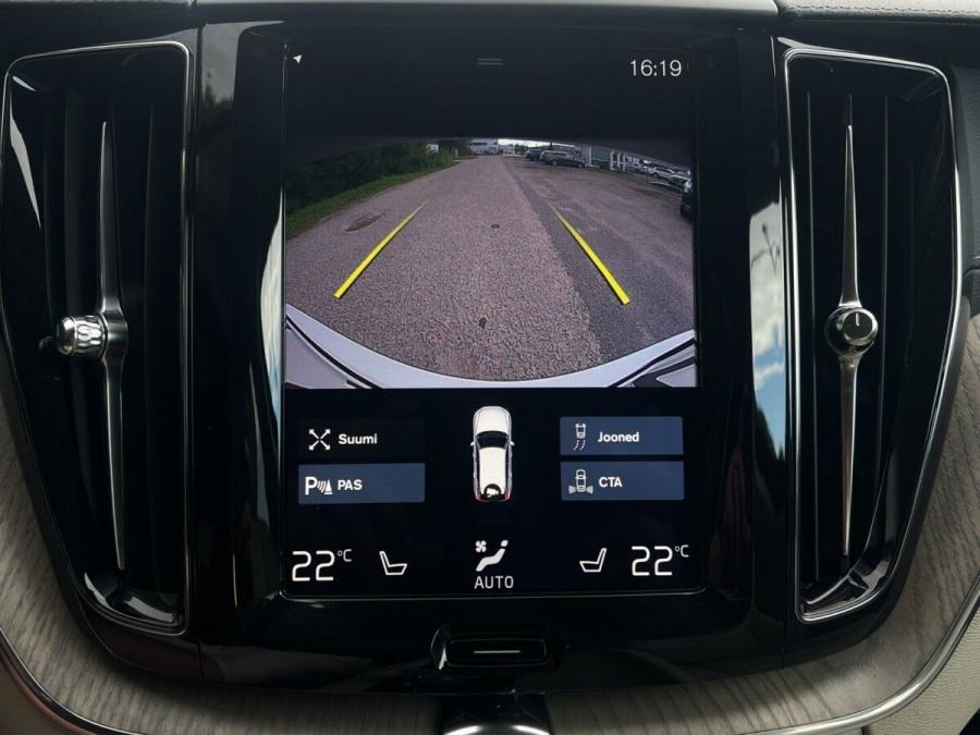 Balts Volvo XC60 2020 Pērnava, ar dzinēja tilpumu 2.00 L un nobraukumu 160 tūkst. km par 29950 €, foto 12 vietnē AUTOMOTO.COM.LV