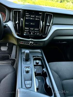 White Volvo XC60 2020 in Rapla, with an engine capacity of 2.00 L and mileage of 105 thousand km for 28500 €, photo 6 on AUTOMOTO.COM.LV