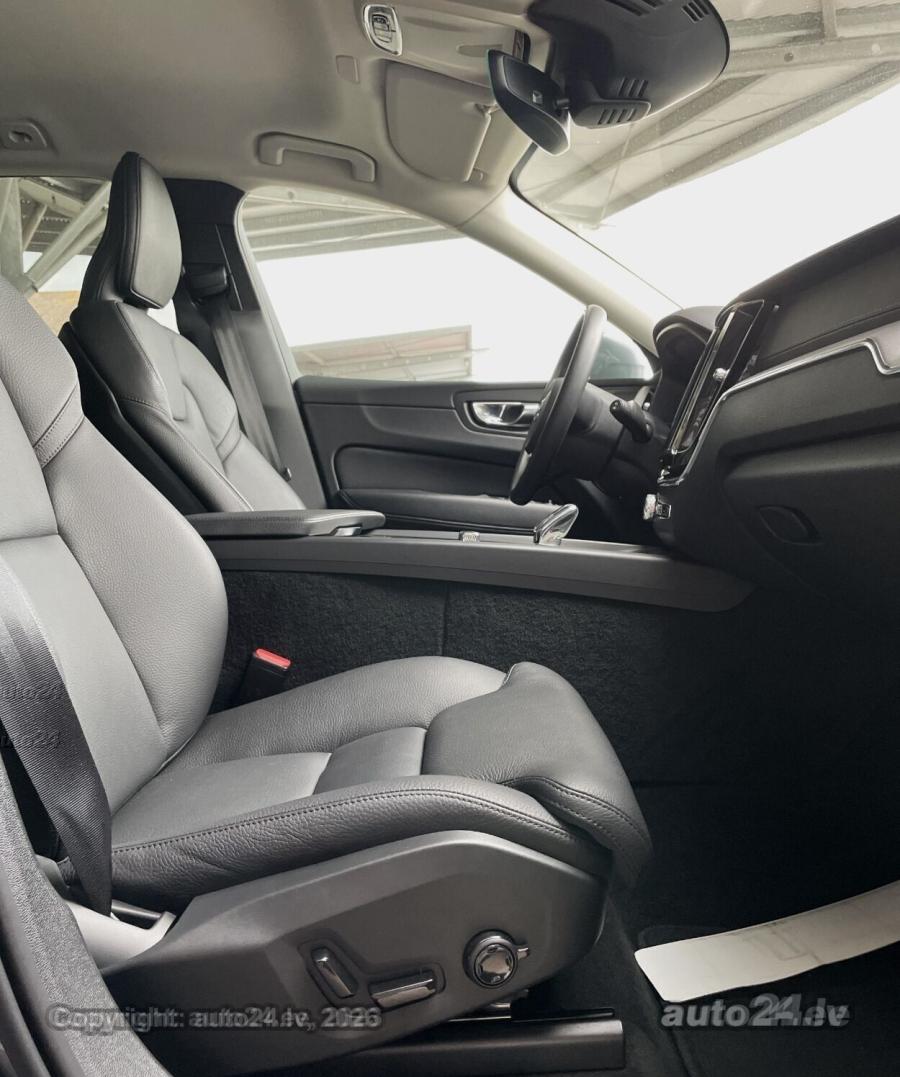 White Volvo XC60 2021 in Tallinn, with an engine capacity of 0.00 L and mileage of 88 thousand km for 32950 €, photo 5 on AUTOMOTO.COM.LV