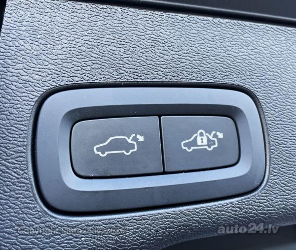 Balts Volvo XC60 2021 Tallina, ar dzinēja tilpumu 0.00 L un nobraukumu 88 tūkst. km par 32950 €, foto 11 vietnē AUTOMOTO.COM.LV