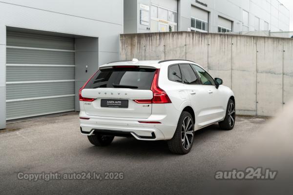 White Volvo XC60 2023 in Tartu, with an engine capacity of 2.00 L and mileage of 54 thousand km for 40900 €, photo 10 on AUTOMOTO.COM.LV