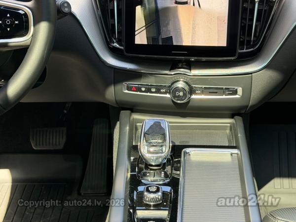 Balts Volvo XC60 2025 Tartu, ar dzinēja tilpumu 2.00 L un nobraukumu 8 tūkst. km par 53900 €, foto 7 vietnē AUTOMOTO.COM.LV
