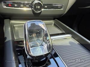 Balts Volvo XC60 2025 Tartu, ar dzinēja tilpumu 2.00 L un nobraukumu 8 tūkst. km par 53900 €, foto 19 vietnē AUTOMOTO.COM.LV