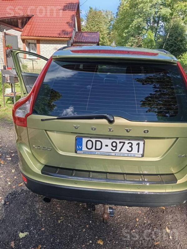 Volvo XC60 2010 in Riga on AUTOMOTO.COM.LV Yellow Volvo XC60 2010 in Riga, with an engine capacity of 2.40 L and mileage of 480 thousand km for 6500 €, photo 3 on AUTOMOTO.COM.LV