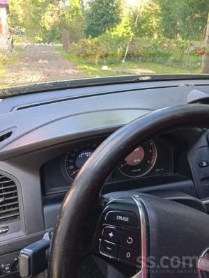 Dzeltens Volvo XC60 2010 Rīga, ar dzinēja tilpumu 2.40 L un nobraukumu 480 tūkst. km par 6500 €, foto 5 vietnē AUTOMOTO.COM.LV