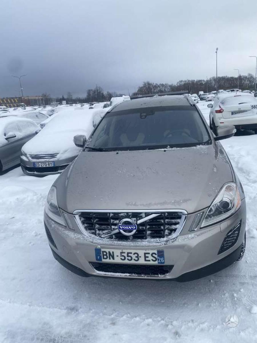 Dzeltens Volvo XC60 2011 Tauragė, ar dzinēja tilpumu 2.40 L un nobraukumu 197 tūkst. km par 7900 €, foto 2 vietnē AUTOMOTO.COM.LV