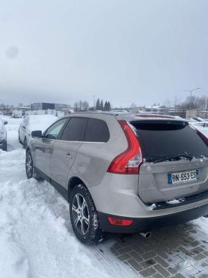 Dzeltens Volvo XC60 2011 Tauragė, ar dzinēja tilpumu 2.40 L un nobraukumu 197 tūkst. km par 7900 €, foto 4 vietnē AUTOMOTO.COM.LV