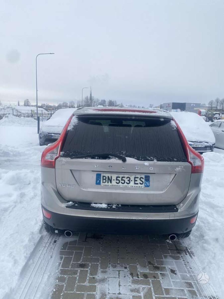Dzeltens Volvo XC60 2011 Tauragė, ar dzinēja tilpumu 2.40 L un nobraukumu 197 tūkst. km par 7900 €, foto 5 vietnē AUTOMOTO.COM.LV