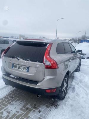 Dzeltens Volvo XC60 2011 Tauragė, ar dzinēja tilpumu 2.40 L un nobraukumu 197 tūkst. km par 7900 €, foto 6 vietnē AUTOMOTO.COM.LV