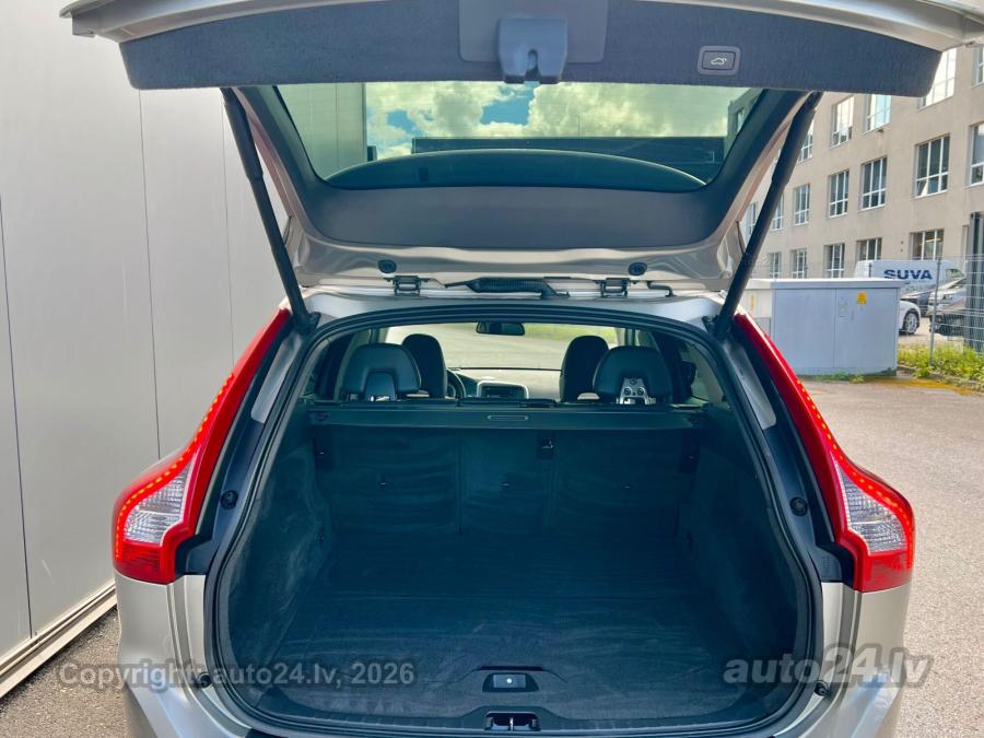 Dzeltens Volvo XC60 2011 Tallina, ar dzinēja tilpumu 2.40 L un nobraukumu 209 tūkst. km par 10999 €, foto 21 vietnē AUTOMOTO.COM.LV