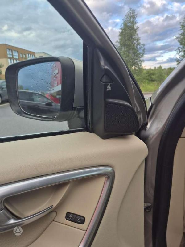 Dzeltens Volvo XC60 2012 Viļņa, ar dzinēja tilpumu 2.95 L un nobraukumu 164 tūkst. km par 8500 €, foto 8 vietnē AUTOMOTO.COM.LV