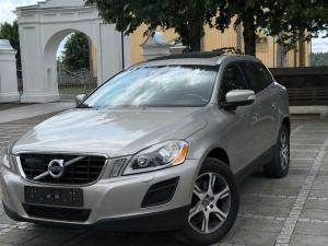 Yellow Volvo XC60 2012 in Raseiniai, with an engine capacity of 2.40 L and mileage of 215 thousand km for 9650 €, photo  on AUTOMOTO.COM.LV