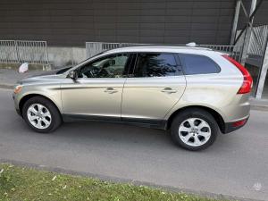 Yellow Volvo XC60 2012 in Siauliai, with an engine capacity of 1.98 L and mileage of 245 thousand km for 8500 €, photo 3 on AUTOMOTO.COM.LV