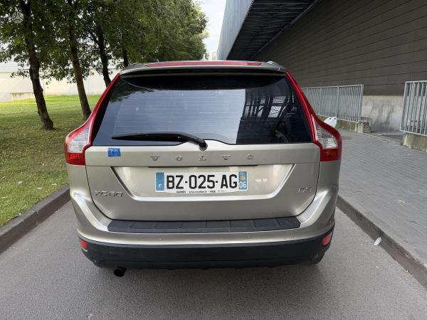 Dzeltens Volvo XC60 2012 Šauļi, ar dzinēja tilpumu 1.98 L un nobraukumu 245 tūkst. km par 8500 €, foto 7 vietnē AUTOMOTO.COM.LV