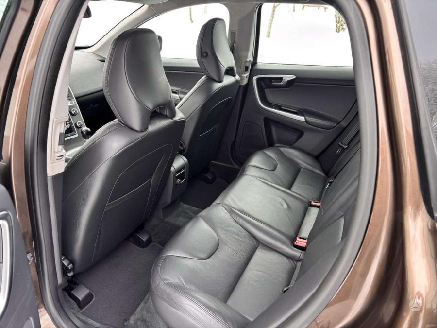 Dzeltens Volvo XC60 2013 Raseiniai, ar dzinēja tilpumu 1.98 L un nobraukumu 277 tūkst. km par 11900 €, foto 15 vietnē AUTOMOTO.COM.LV