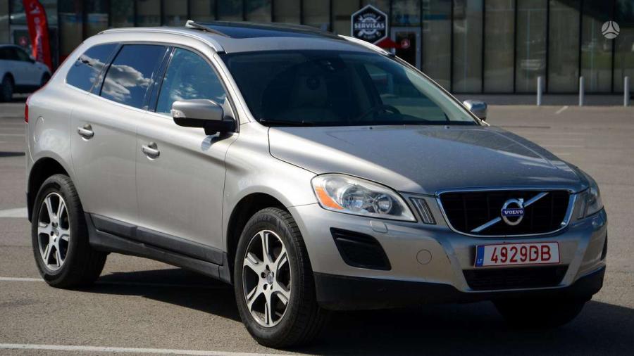 Dzeltens Volvo XC60 2013 Šauļi, ar dzinēja tilpumu 2.95 L un nobraukumu 247 tūkst. km par 7900 €, foto 10 vietnē AUTOMOTO.COM.LV