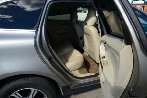 Dzeltens Volvo XC60 2013 Šauļi, ar dzinēja tilpumu 2.95 L un nobraukumu 247 tūkst. km par 7900 €, foto 12 vietnē AUTOMOTO.COM.LV