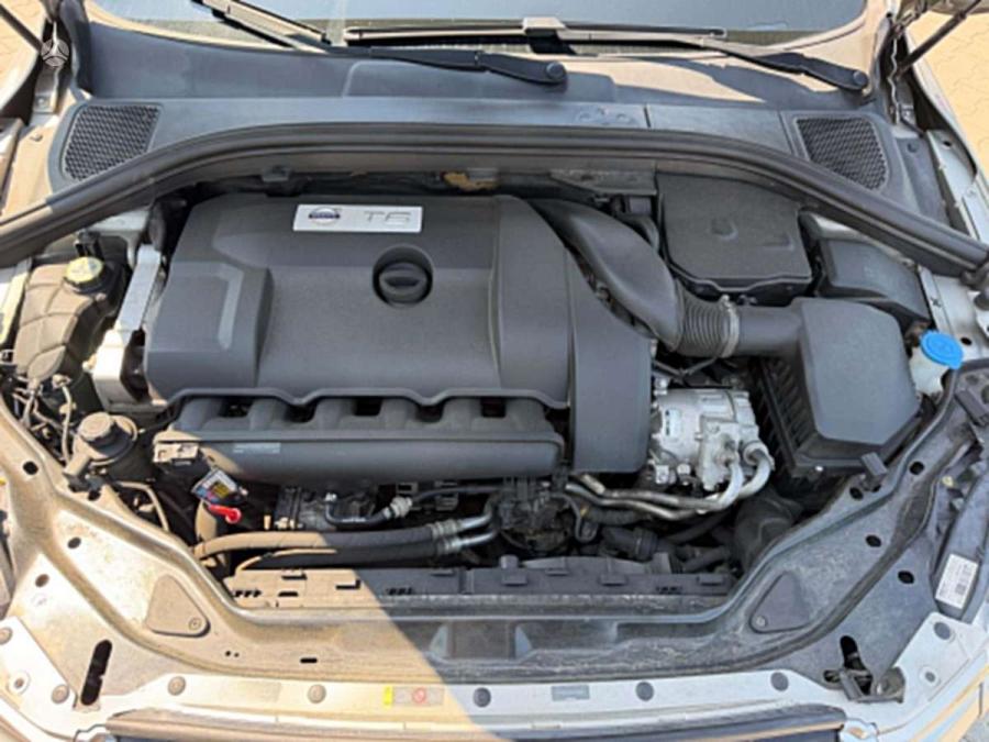 Yellow Volvo XC60 2013 in Klaipeda, with an engine capacity of 3.00 L and mileage of 3 thousand km for 5300 €, photo 7 on AUTOMOTO.COM.LV