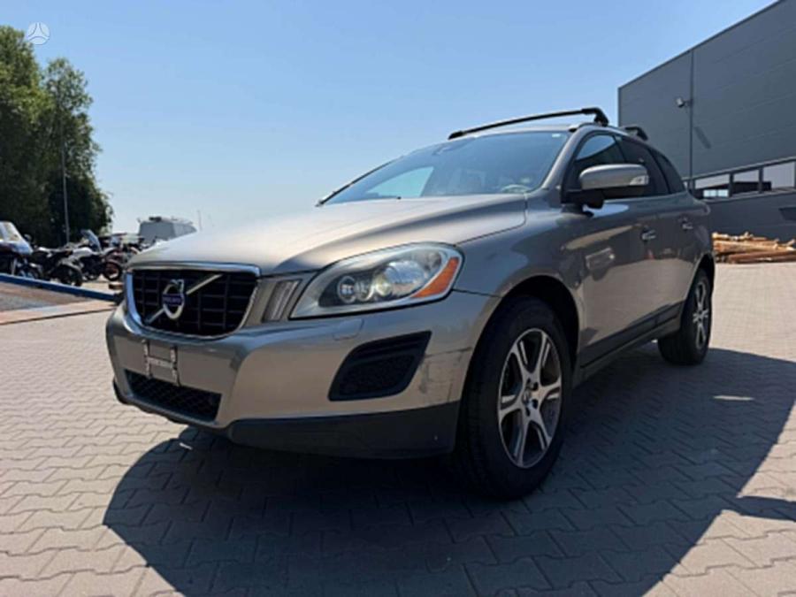 Yellow Volvo XC60 2013 in Klaipeda, with an engine capacity of 3.00 L and mileage of 3 thousand km for 5300 €, photo 10 on AUTOMOTO.COM.LV