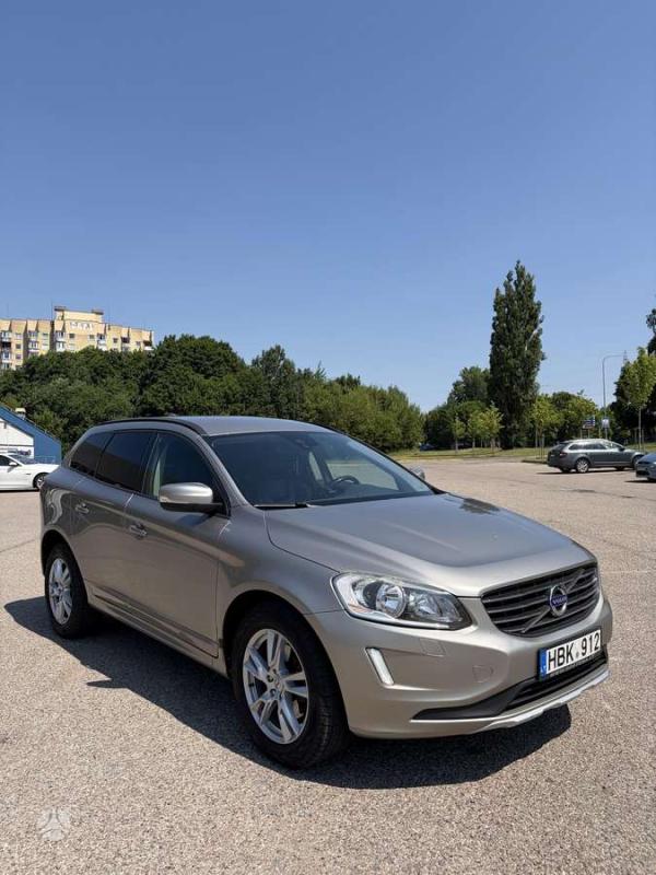 Yellow Volvo XC60 2014 in Vilnius, with an engine capacity of 2.40 L and mileage of 300 thousand km for 9900 €, photo 1 on AUTOMOTO.COM.LV