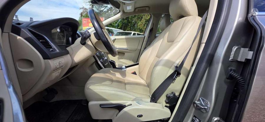 Dzeltens Volvo XC60 2014 Kretinga, ar dzinēja tilpumu 2.40 L un nobraukumu 261 tūkst. km par 12150 €, foto 9 vietnē AUTOMOTO.COM.LV