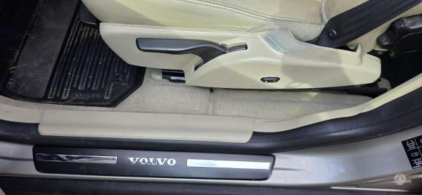 Dzeltens Volvo XC60 2014 Kretinga, ar dzinēja tilpumu 2.40 L un nobraukumu 261 tūkst. km par 12150 €, foto 9 vietnē AUTOMOTO.COM.LV