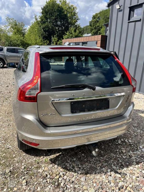 Yellow Volvo XC60 2014 in Kaunas, with an engine capacity of 1.98 L and mileage of 270 thousand km for 11500 €, photo 6 on AUTOMOTO.COM.LV