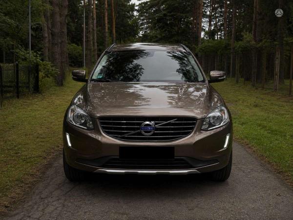 Yellow Volvo XC60 2014 in Vilnius, with an engine capacity of 2.40 L and mileage of 218 thousand km for 13900 €, photo 5 on AUTOMOTO.COM.LV