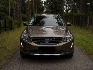 Yellow Volvo XC60 2014 in Vilnius, with an engine capacity of 2.40 L and mileage of 218 thousand km for 13900 €, photo 5 on AUTOMOTO.COM.LV