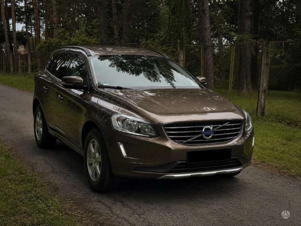 Yellow Volvo XC60 2014 in Vilnius, with an engine capacity of 2.40 L and mileage of 218 thousand km for 13900 €, photo 6 on AUTOMOTO.COM.LV