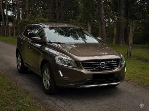 Yellow Volvo XC60 2014 in Vilnius, with an engine capacity of 2.40 L and mileage of 218 thousand km for 13900 €, photo 6 on AUTOMOTO.COM.LV