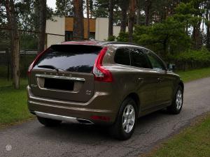 Yellow Volvo XC60 2014 in Vilnius, with an engine capacity of 2.40 L and mileage of 218 thousand km for 13900 €, photo 8 on AUTOMOTO.COM.LV